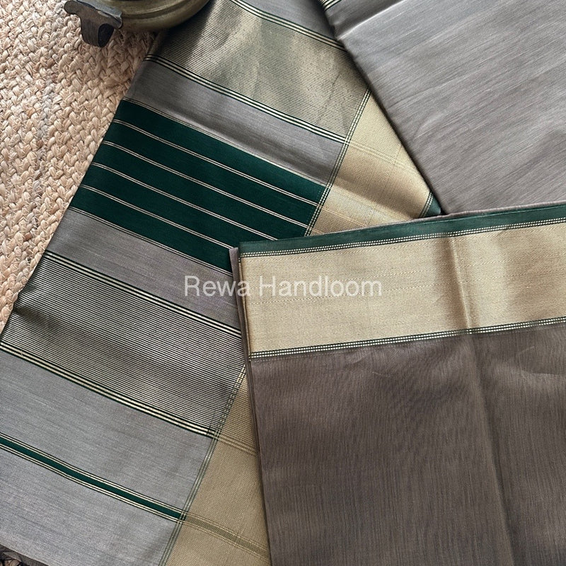 Exclusive Maheshwari Beige Zari Border Saree EZ025 – Rewa Handloom