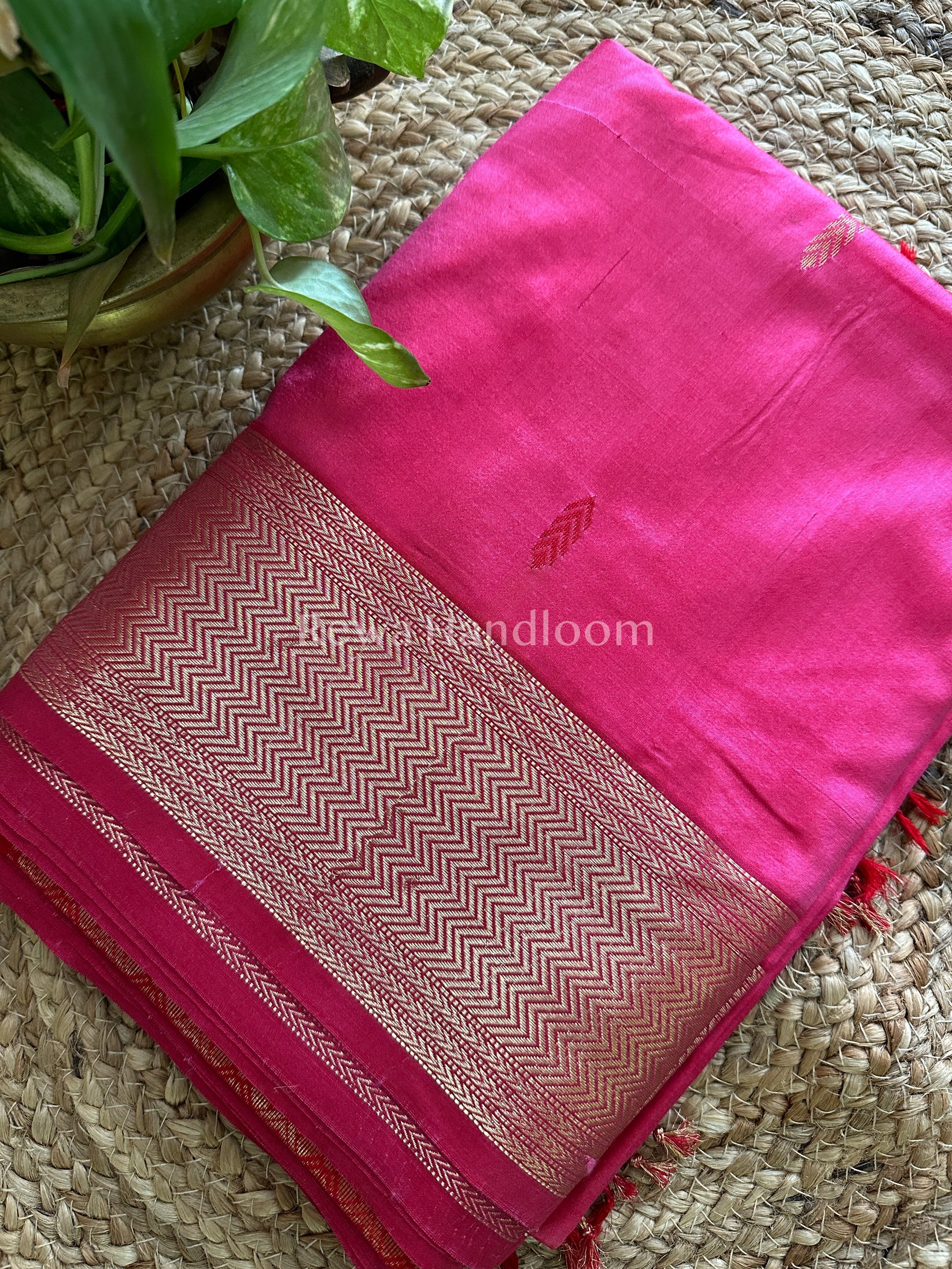 Maheshwari Fusia Pink Pure Silk Saree – Rewa Handloom