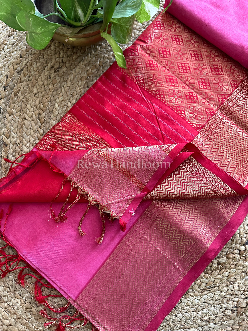 Maheshwari Fusia Pink Pure Silk Saree – Rewa Handloom
